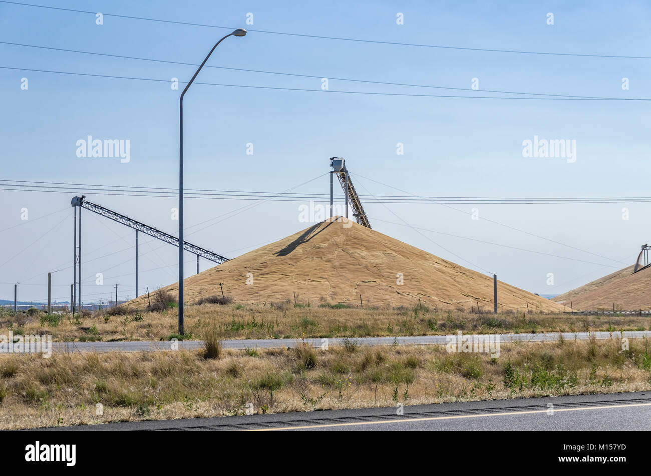 Food storage pile hi-res stock photography and images - Alamy