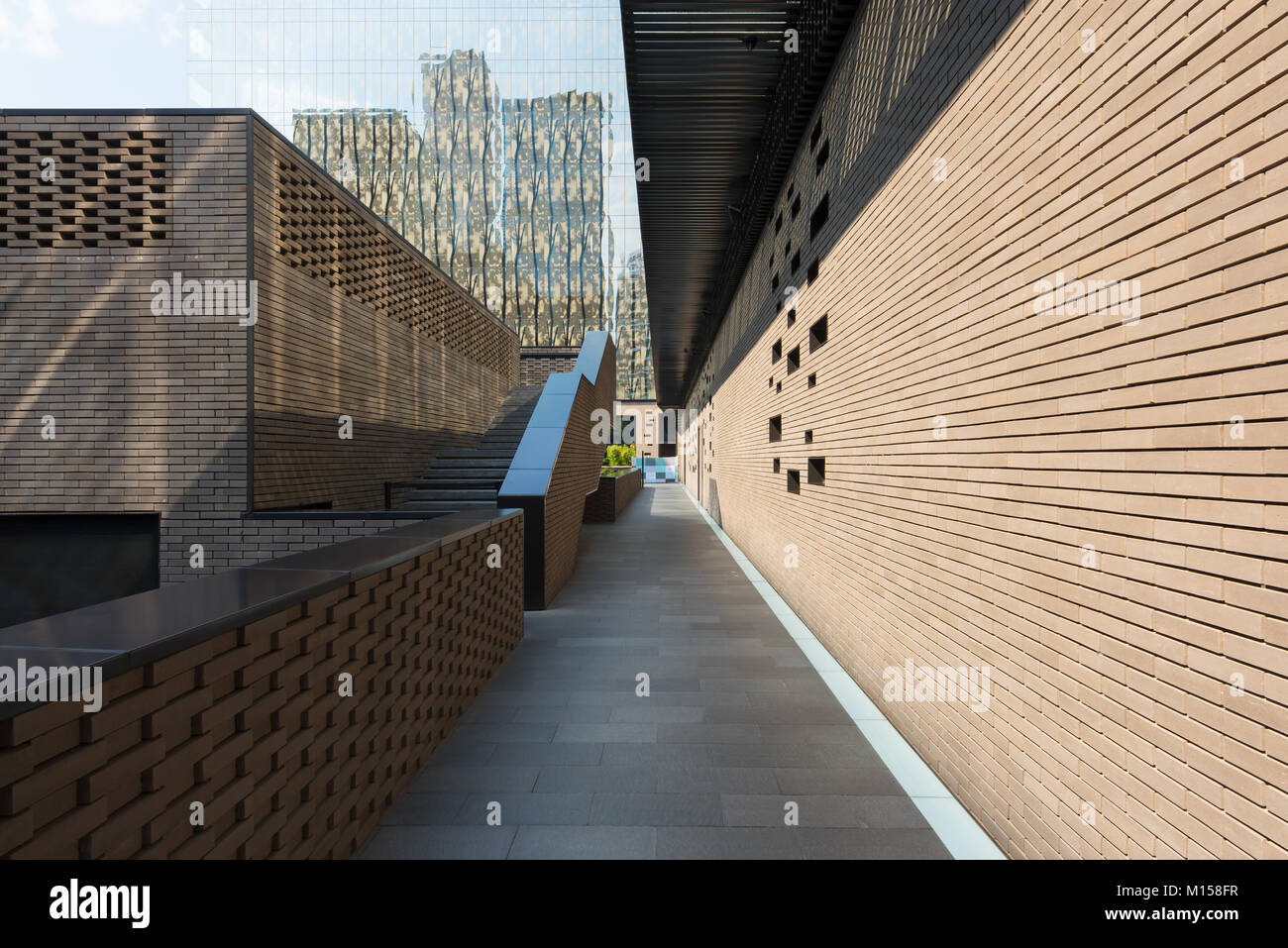 Chengdu Temple House hotel modern architecture Stock Photo - Alamy