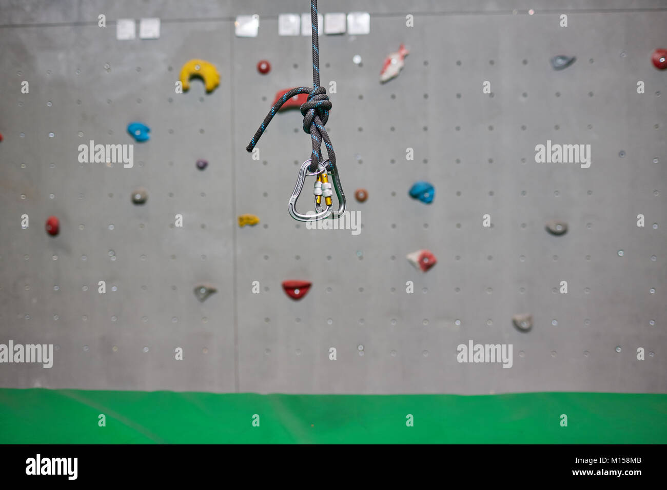 Climber climbing equipment hanging hi-res stock photography and images ...