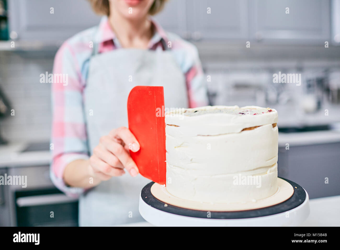Professional cake making hi-res stock photography and images - Alamy