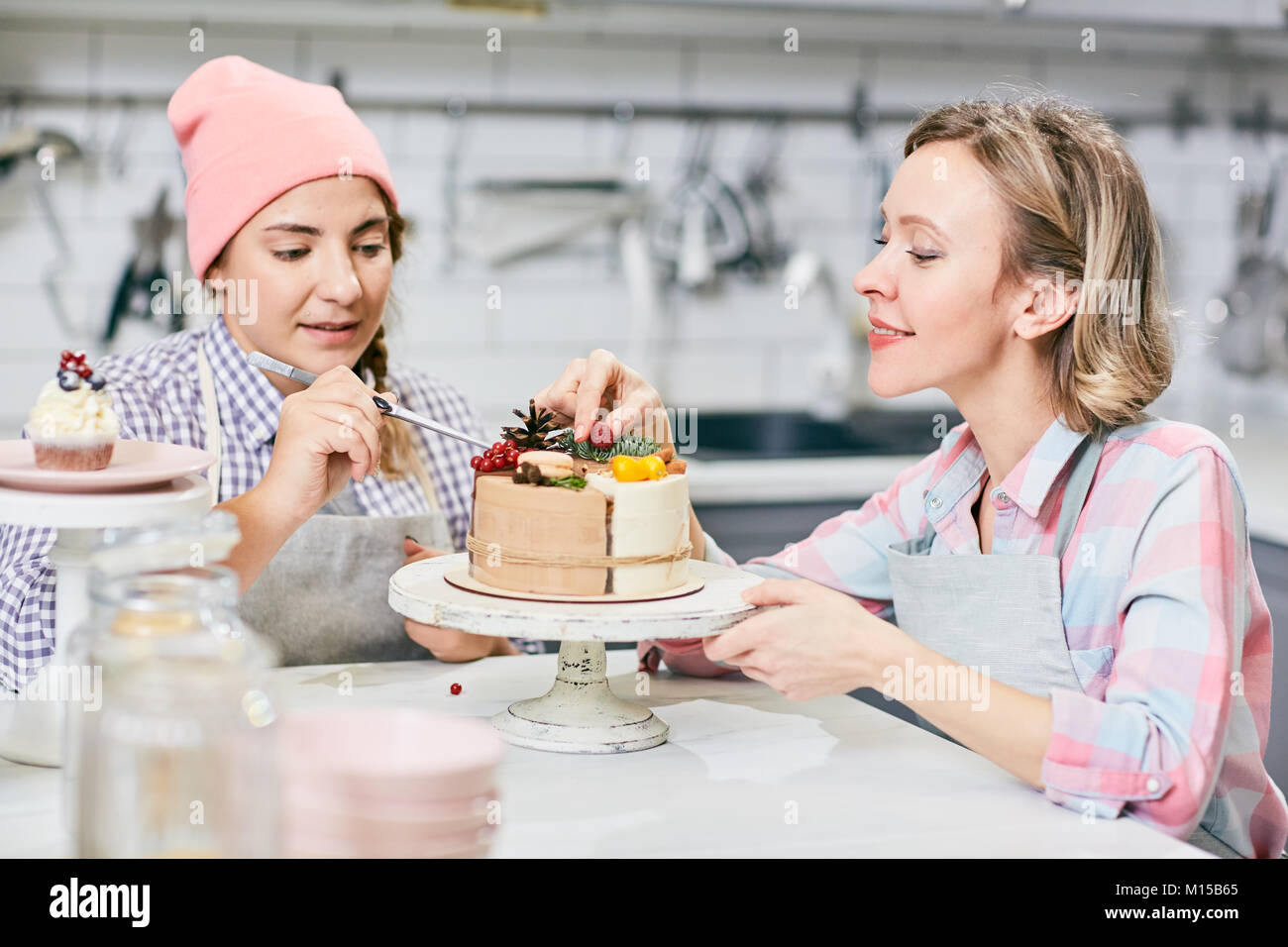Professional cake hi-res stock photography and images - Alamy