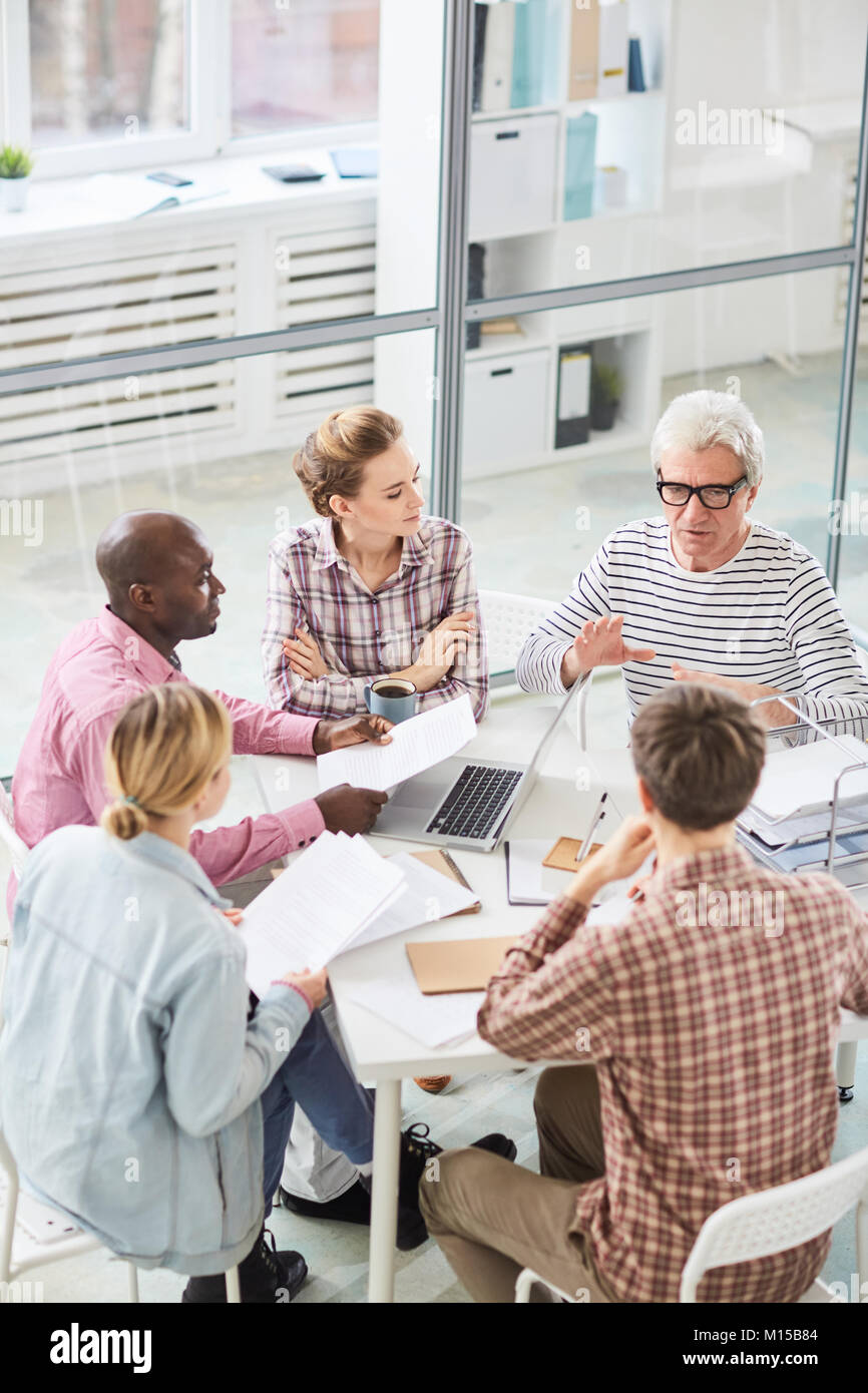 Sharing new ideas hi-res stock photography and images - Alamy