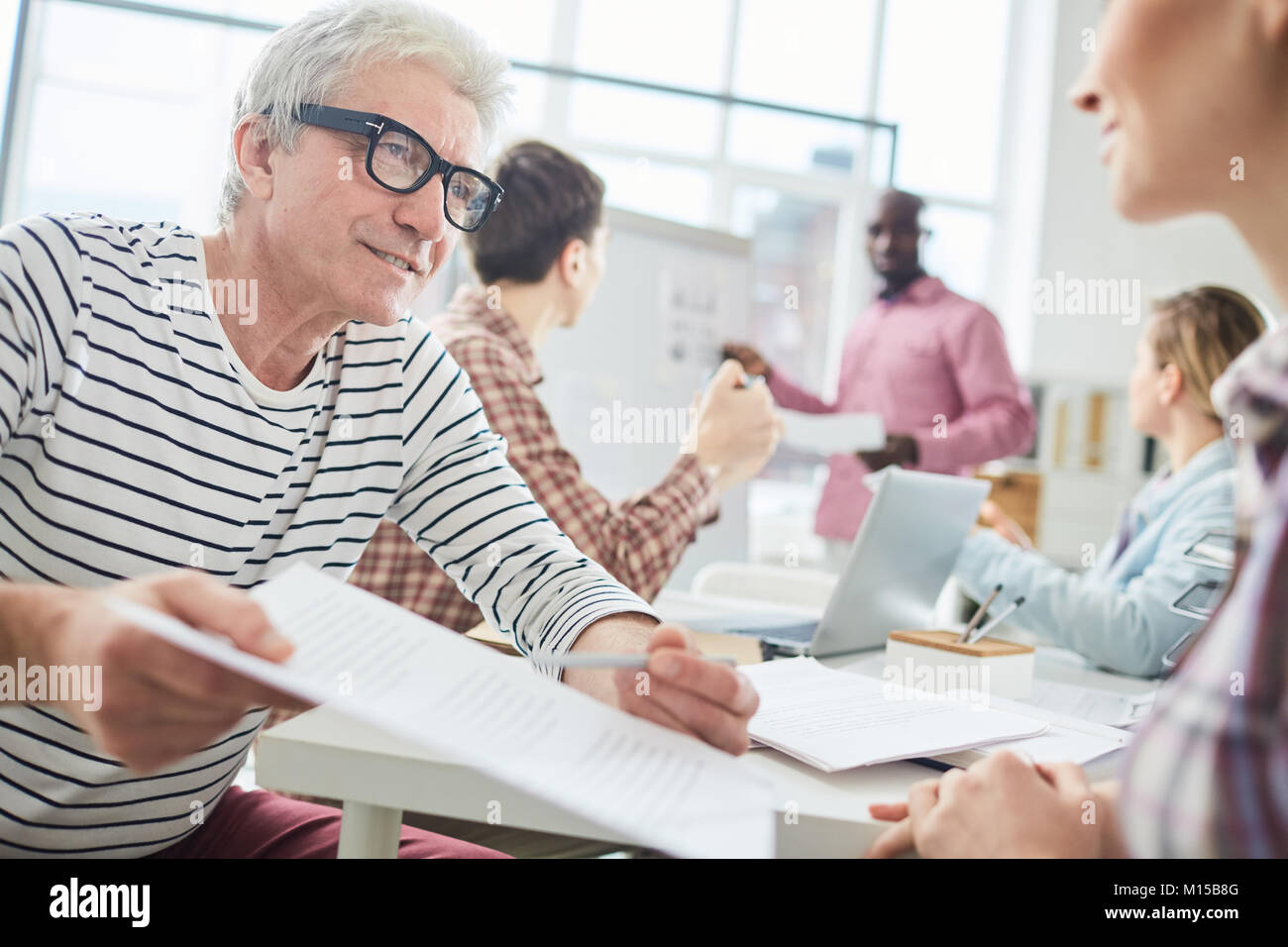 Read and sign please Stock Photo - Alamy