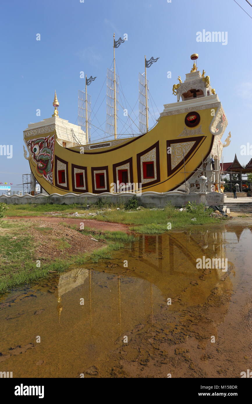 Boat Temple in Baan Laem, Thailand. Nok Pak Talay Temple, temple at the ...