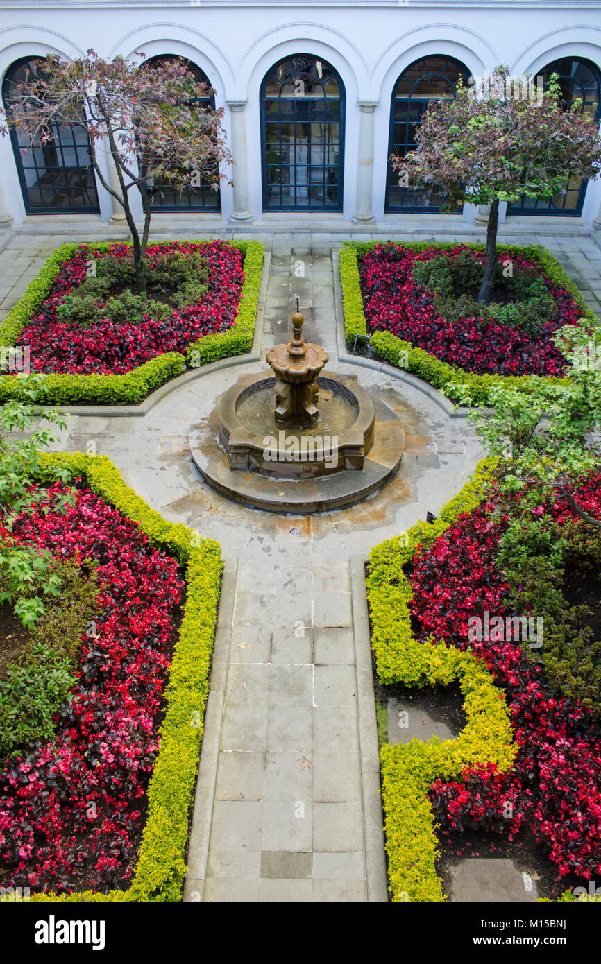 Windows atrium hi-res stock photography and images - Alamy