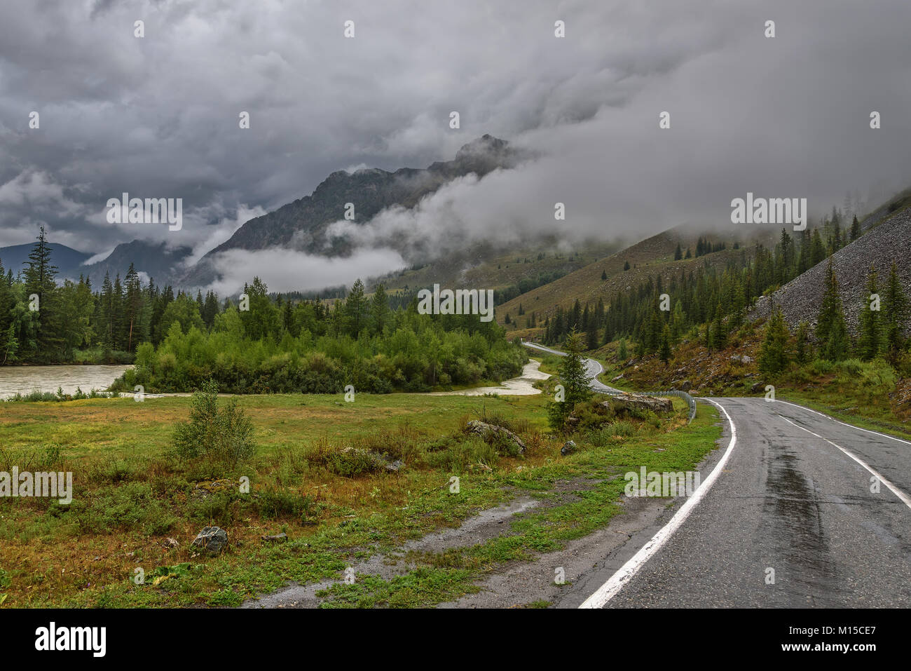 Wet mountains hi-res stock photography and images - Alamy