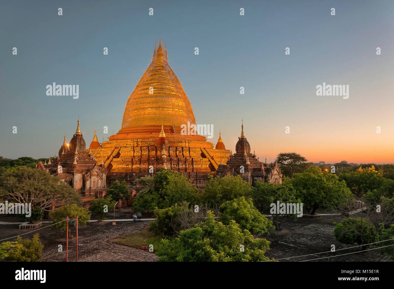 Rangoon temples hi-res stock photography and images - Alamy