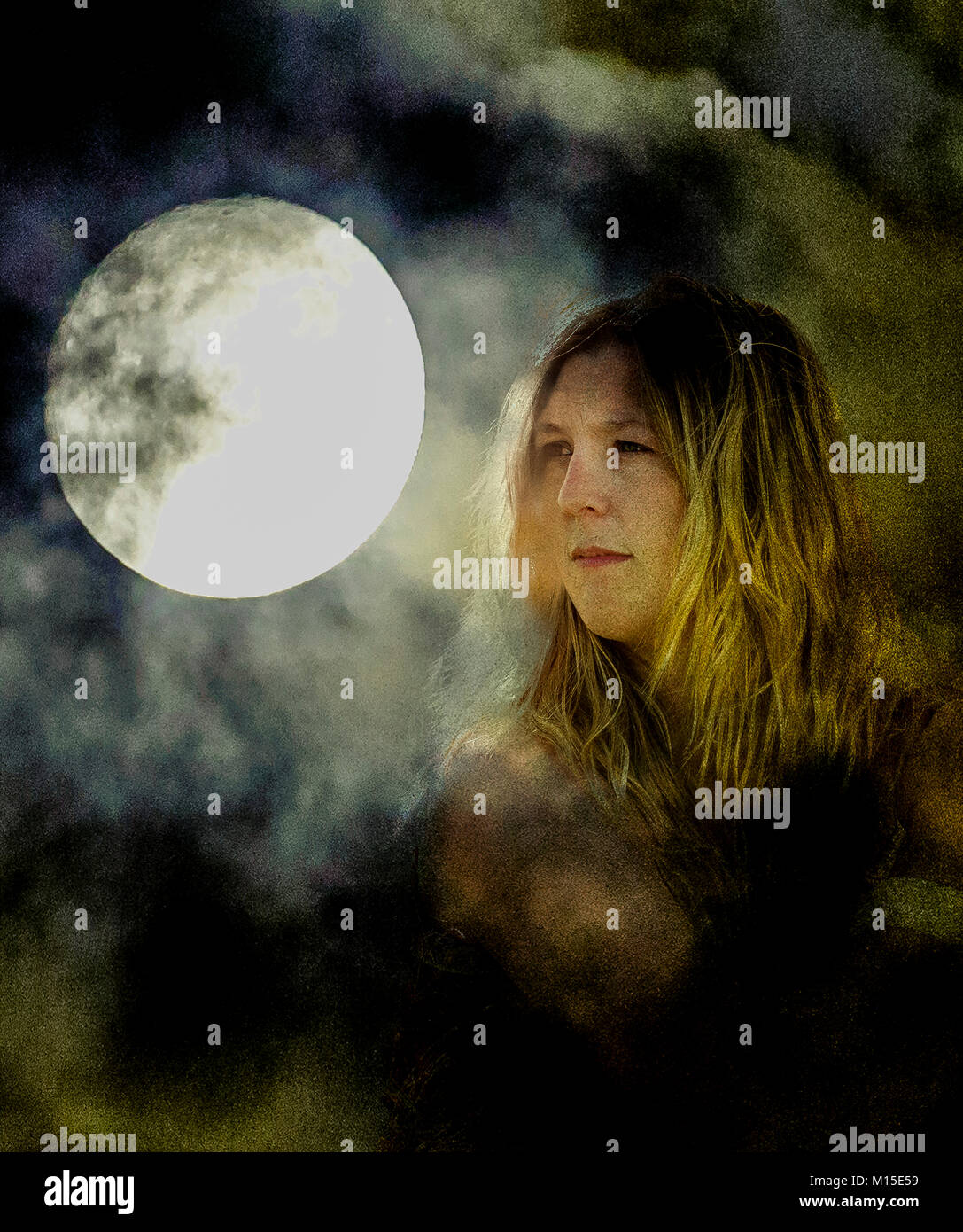 Moon light woman hi-res stock photography and images - Alamy