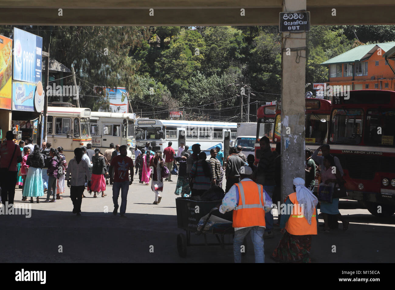 Bus stand hi-res stock photography and images - Alamy