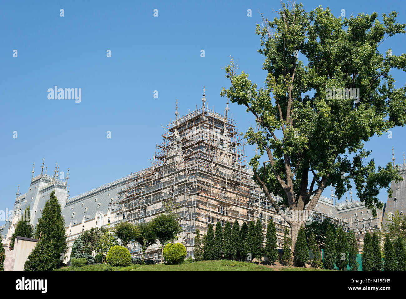 Landmark famous restoration restoring tower hi-res stock photography ...