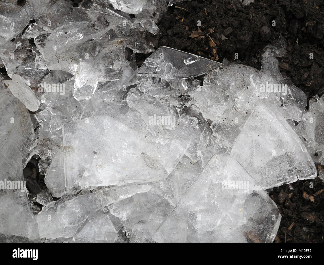 Ice shard black hi-res stock photography and images - Alamy