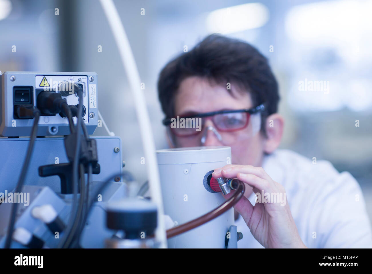 Vacuum pump hi-res stock photography and images - Alamy