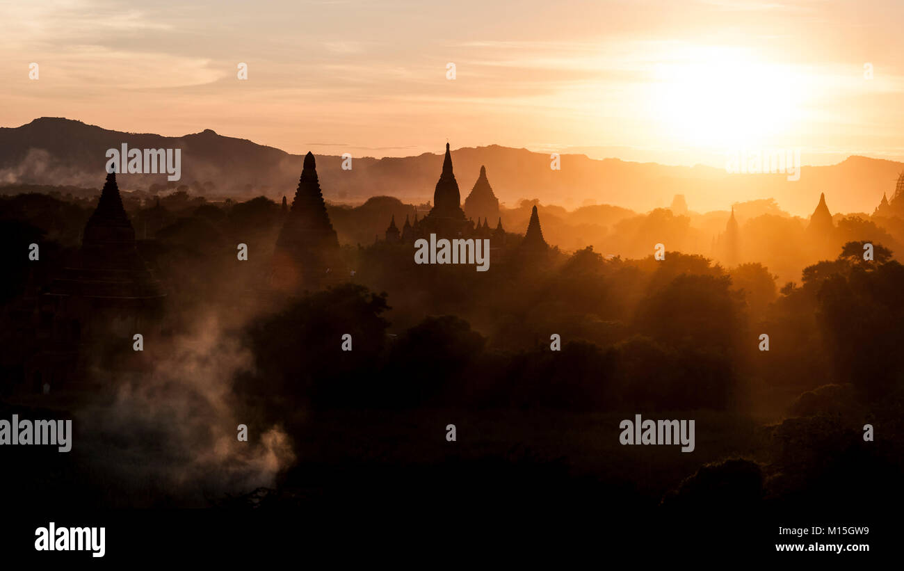 Ayerwaddy river hi-res stock photography and images - Alamy
