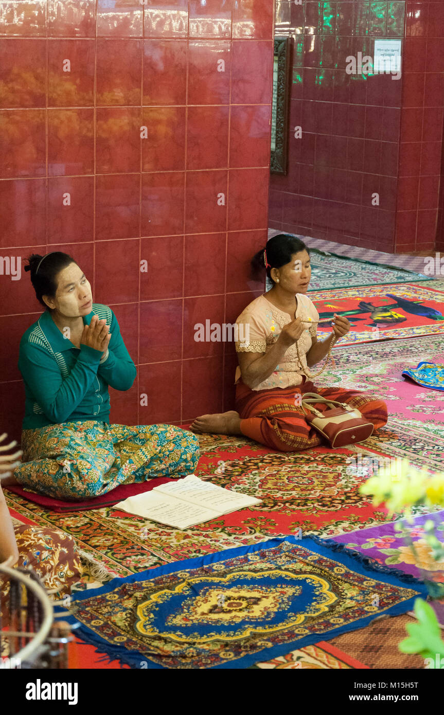 Buddhist praying hi-res stock photography and images - Alamy