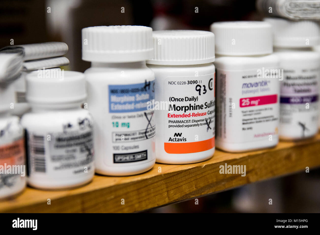 Morphine bottle hi-res stock photography and images - Alamy