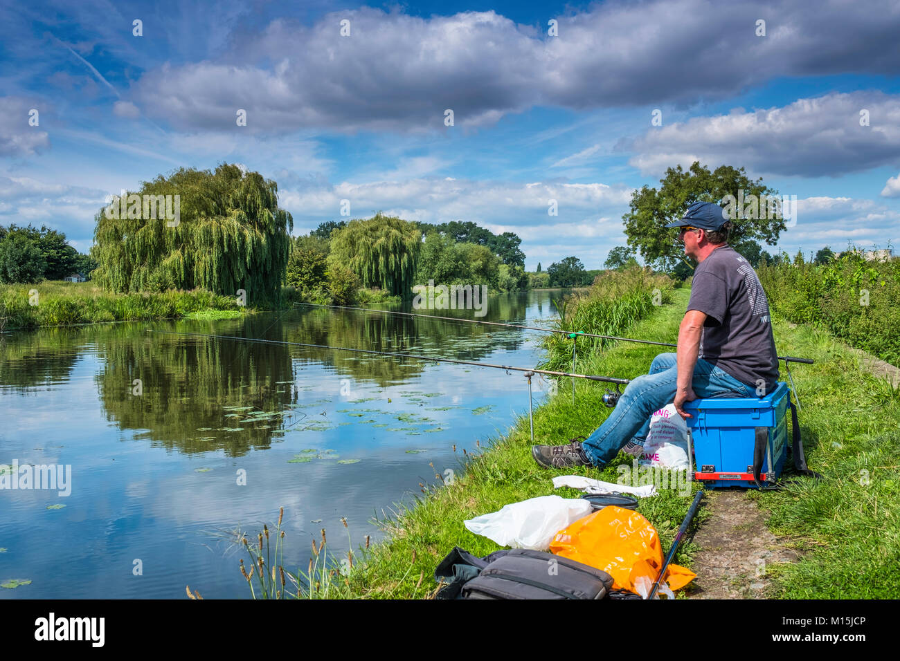 Fishing on the river Soar at Sutton Bonington Stock Photo - Alamy