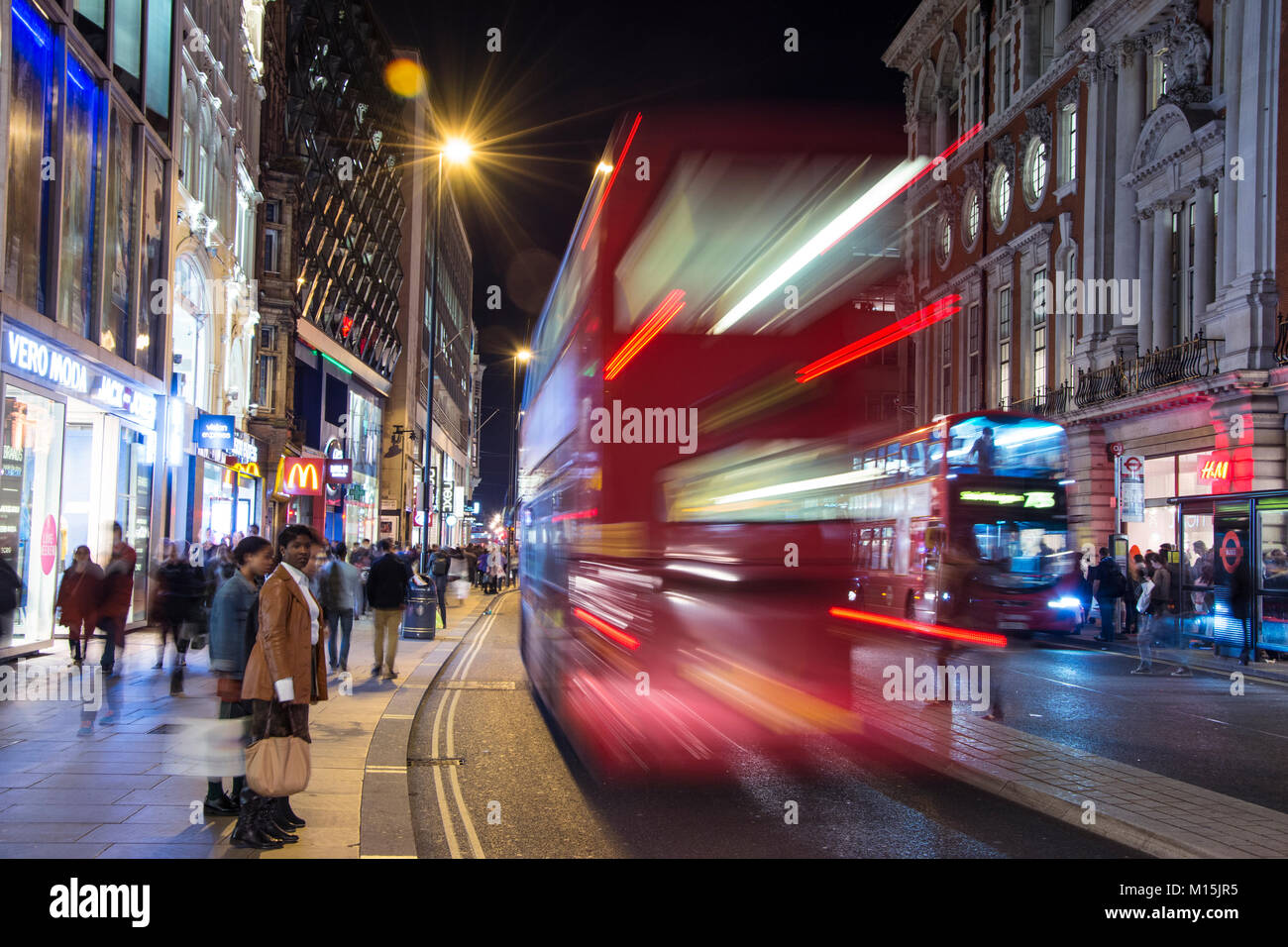 London, UK, October 05 2013: Crowded Oxford street with city bus ...