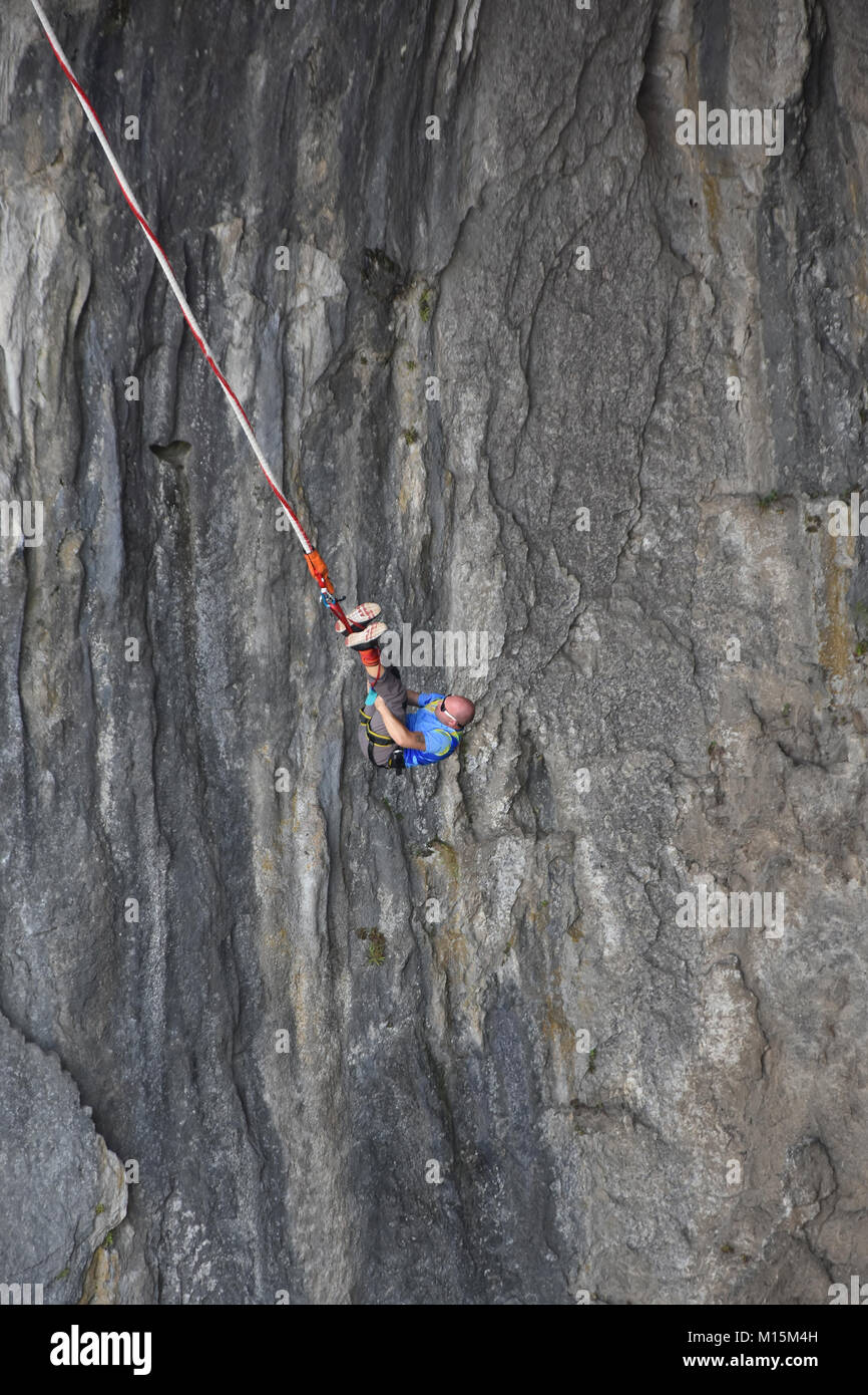 Cave diving rope hi-res stock photography and images - Alamy