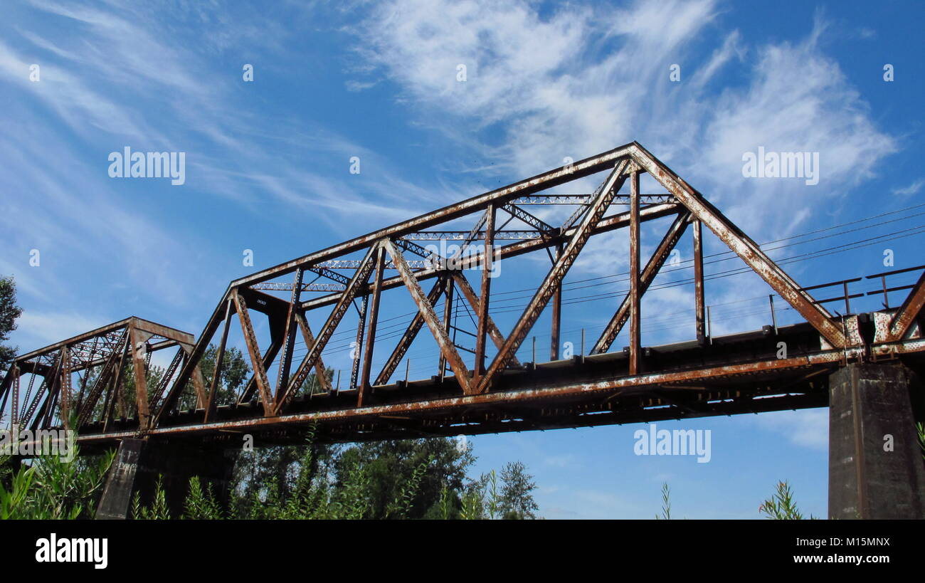 Railroad bridge type hi-res stock photography and images - Alamy
