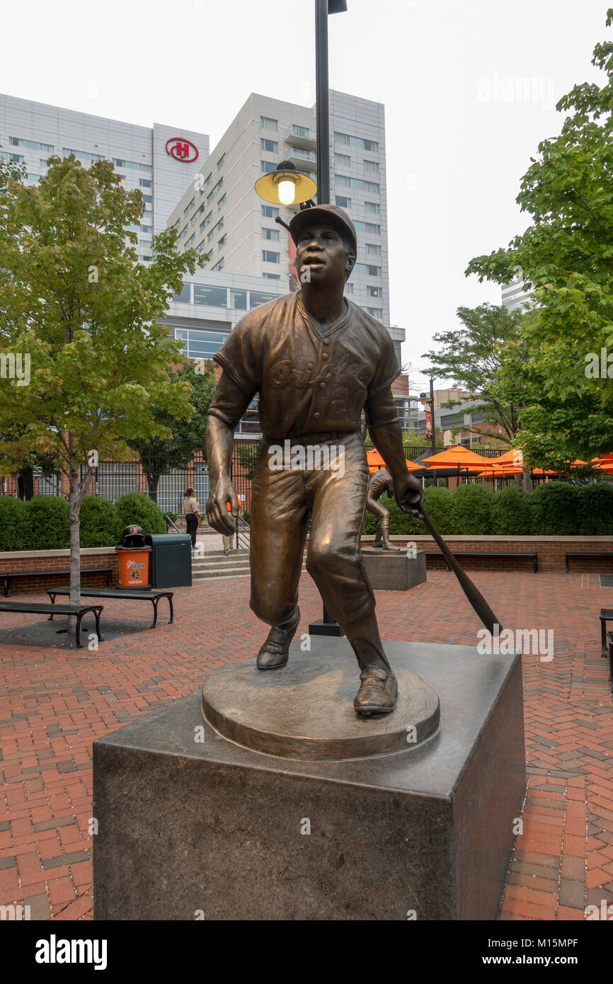 Hall of Famer sculpture of Frank Robinson at Oriole Park at Camden ...