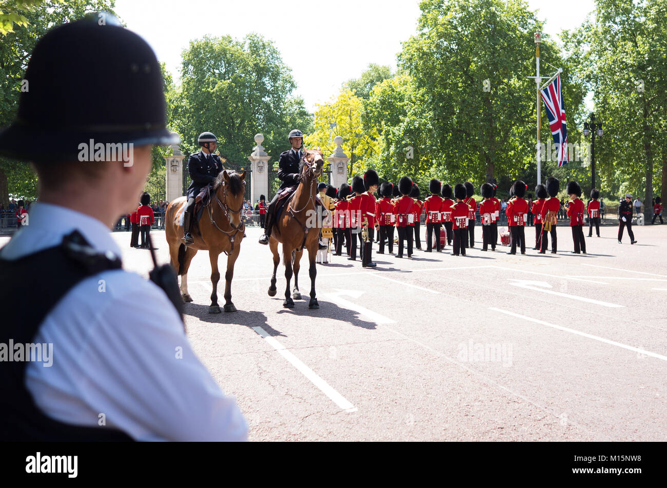 Police officers horseback police and guards on The Mall, London ...