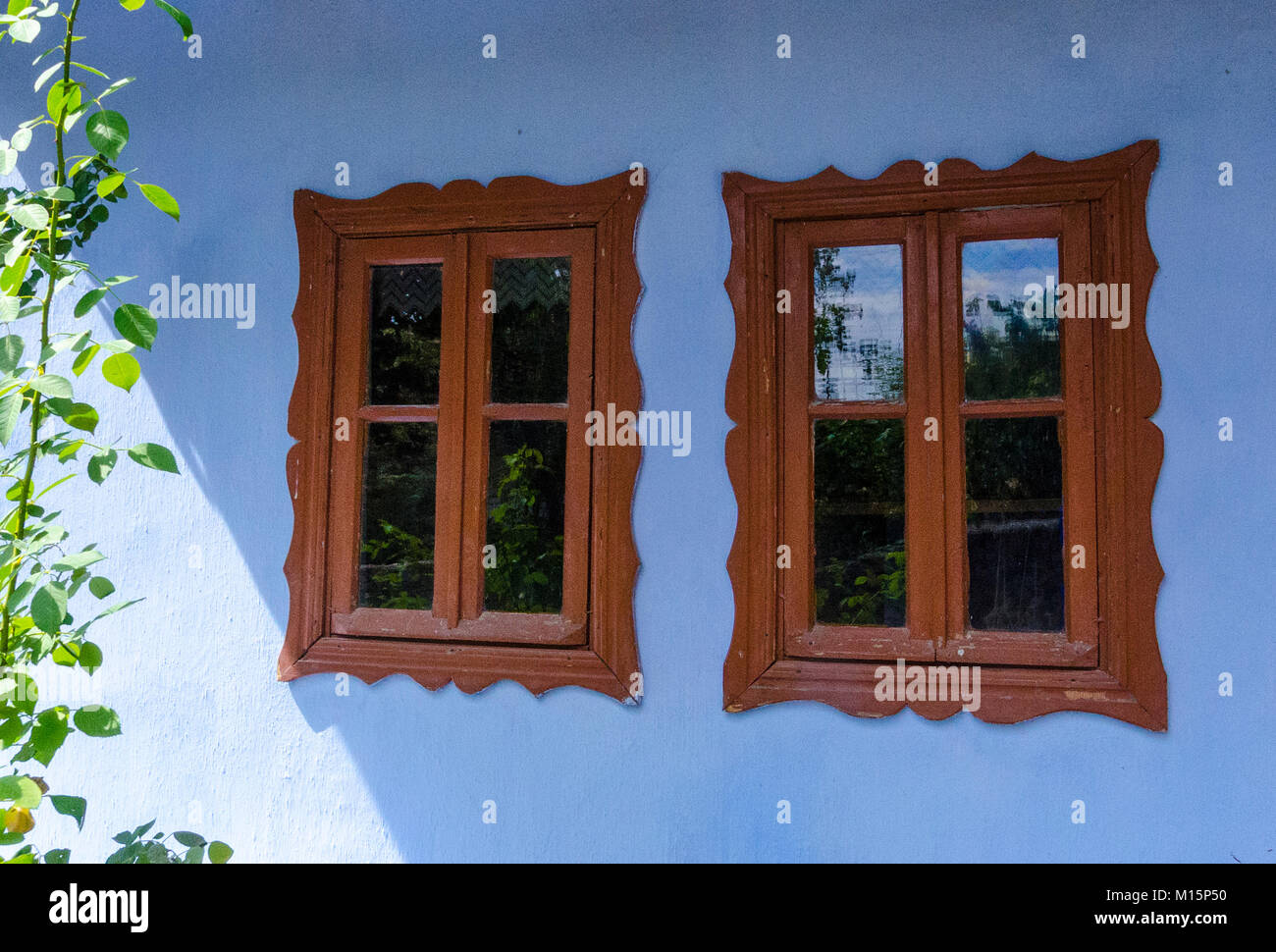 Blue window frames hi-res stock photography and images - Alamy