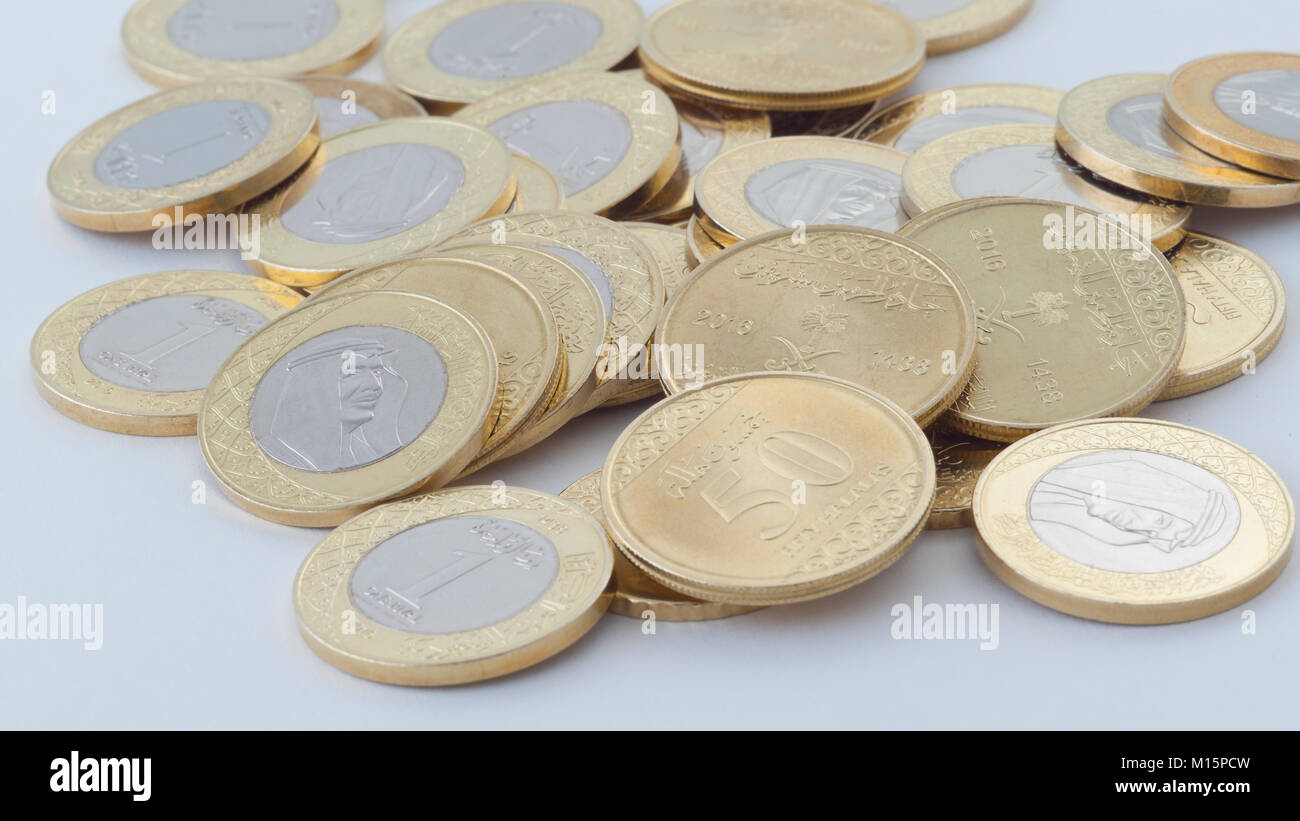 50 halala coin saudi arabia hi-res stock photography and images - Alamy