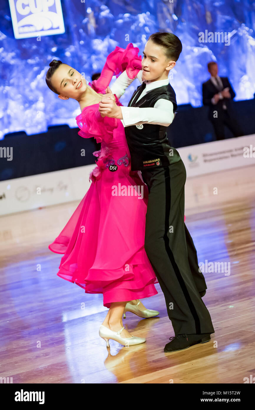 dancers dancing standard dance Stock Photo - Alamy