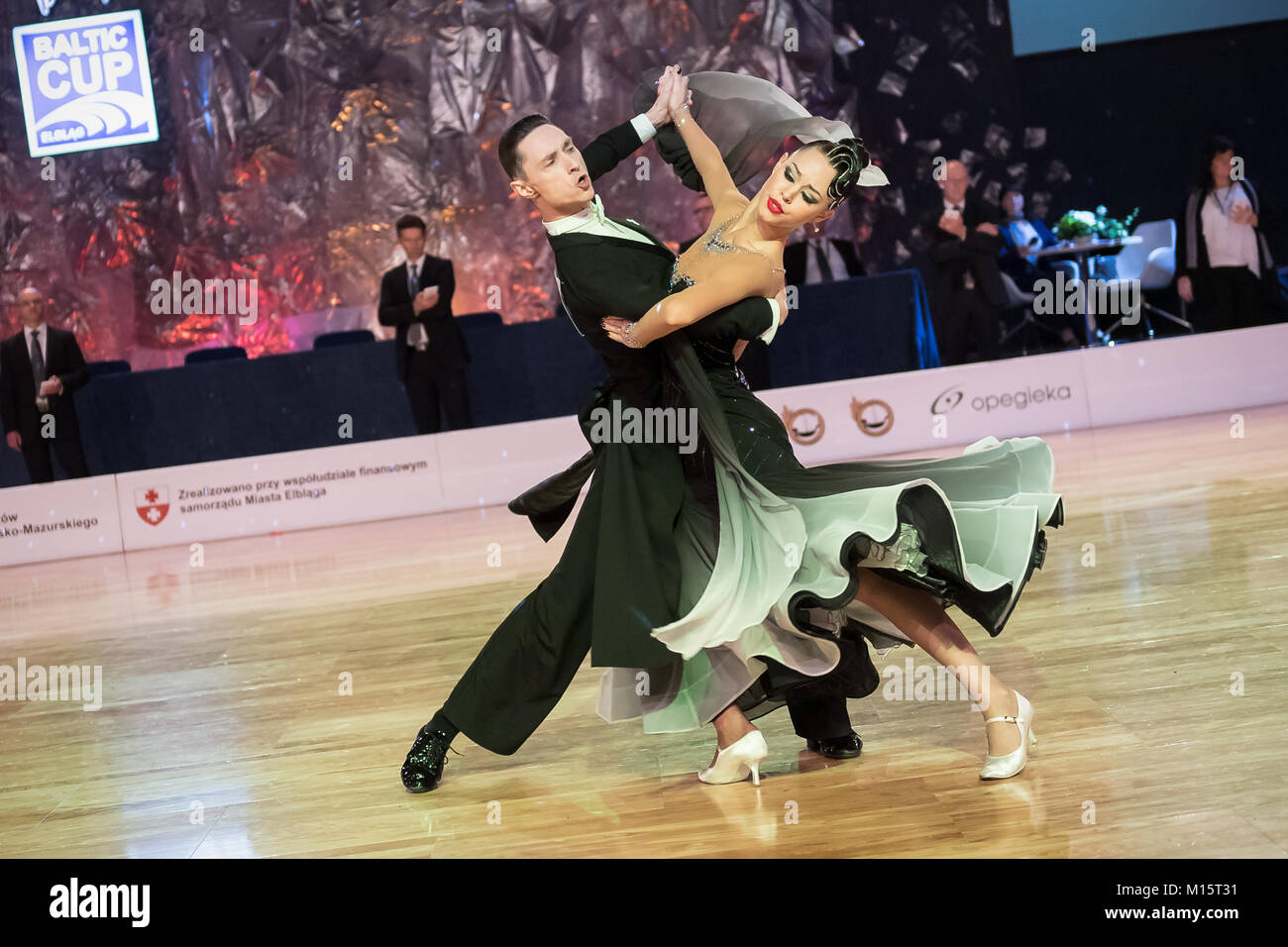 dancers dancing standard dance Stock Photo - Alamy