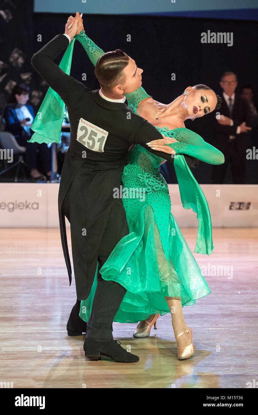 dancers dancing standard dance Stock Photo - Alamy