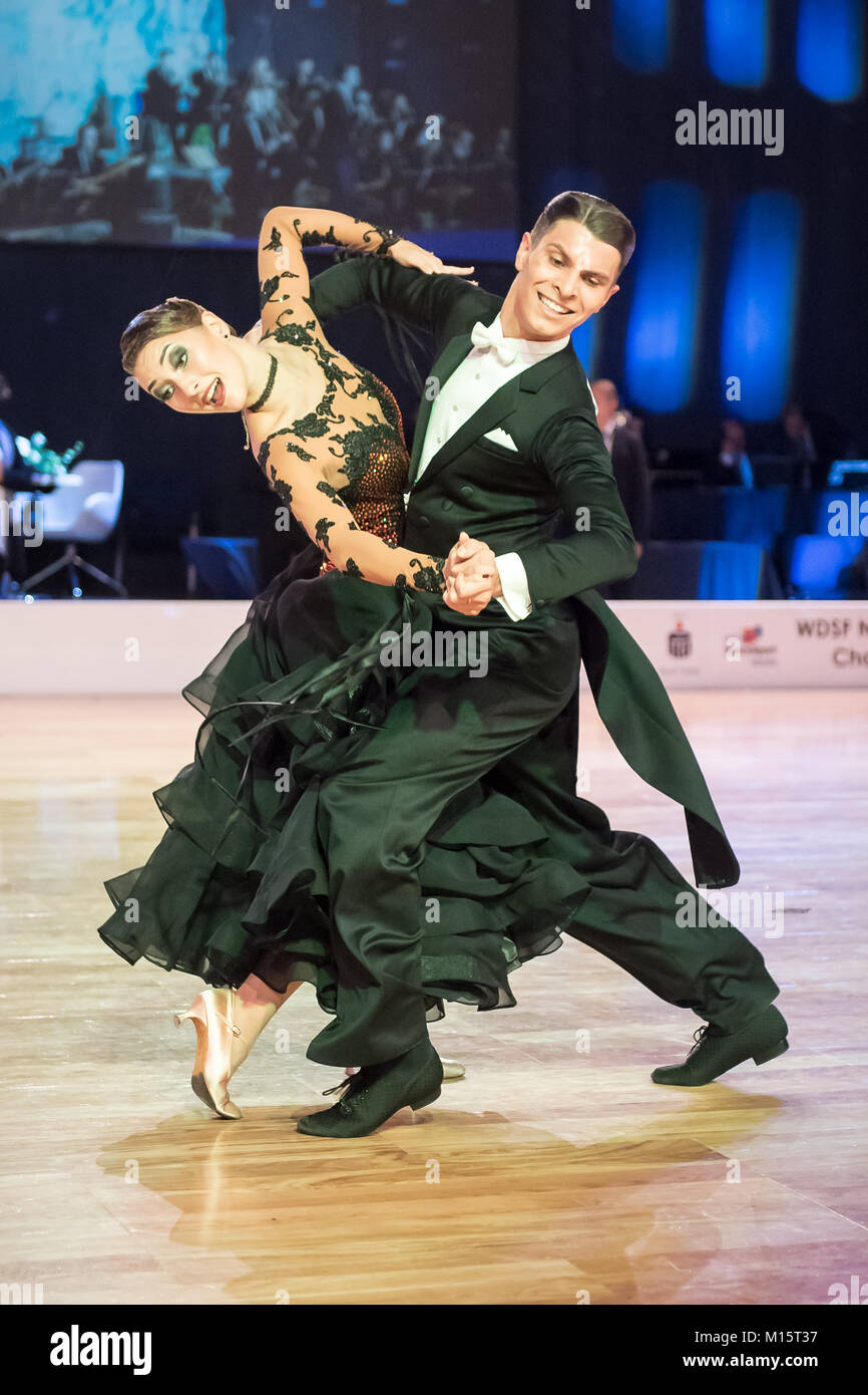 dancers dancing standard dance Stock Photo - Alamy