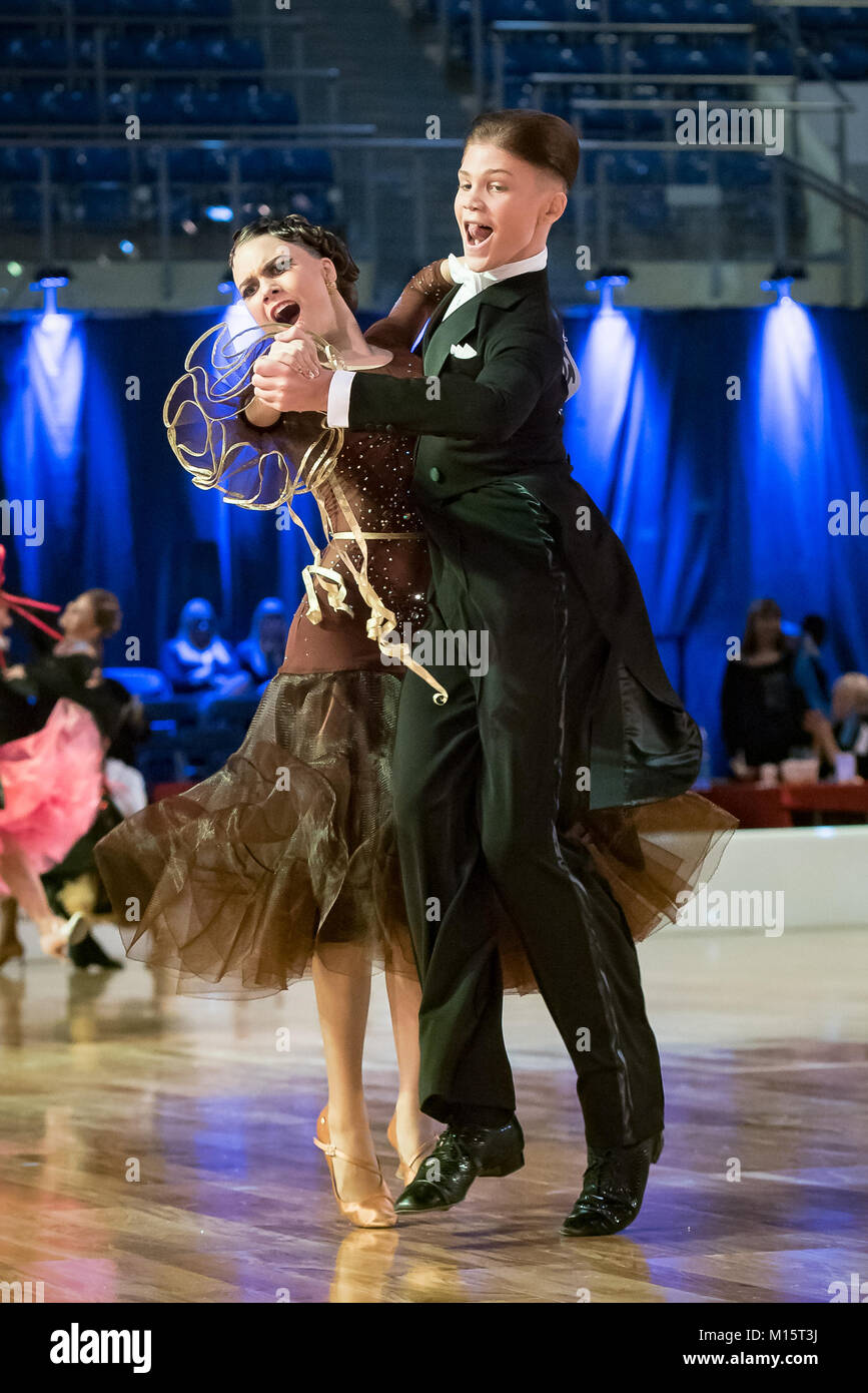 dancers dancing standard dance Stock Photo - Alamy