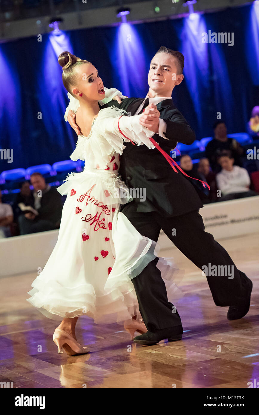 dancers dancing standard dance Stock Photo - Alamy