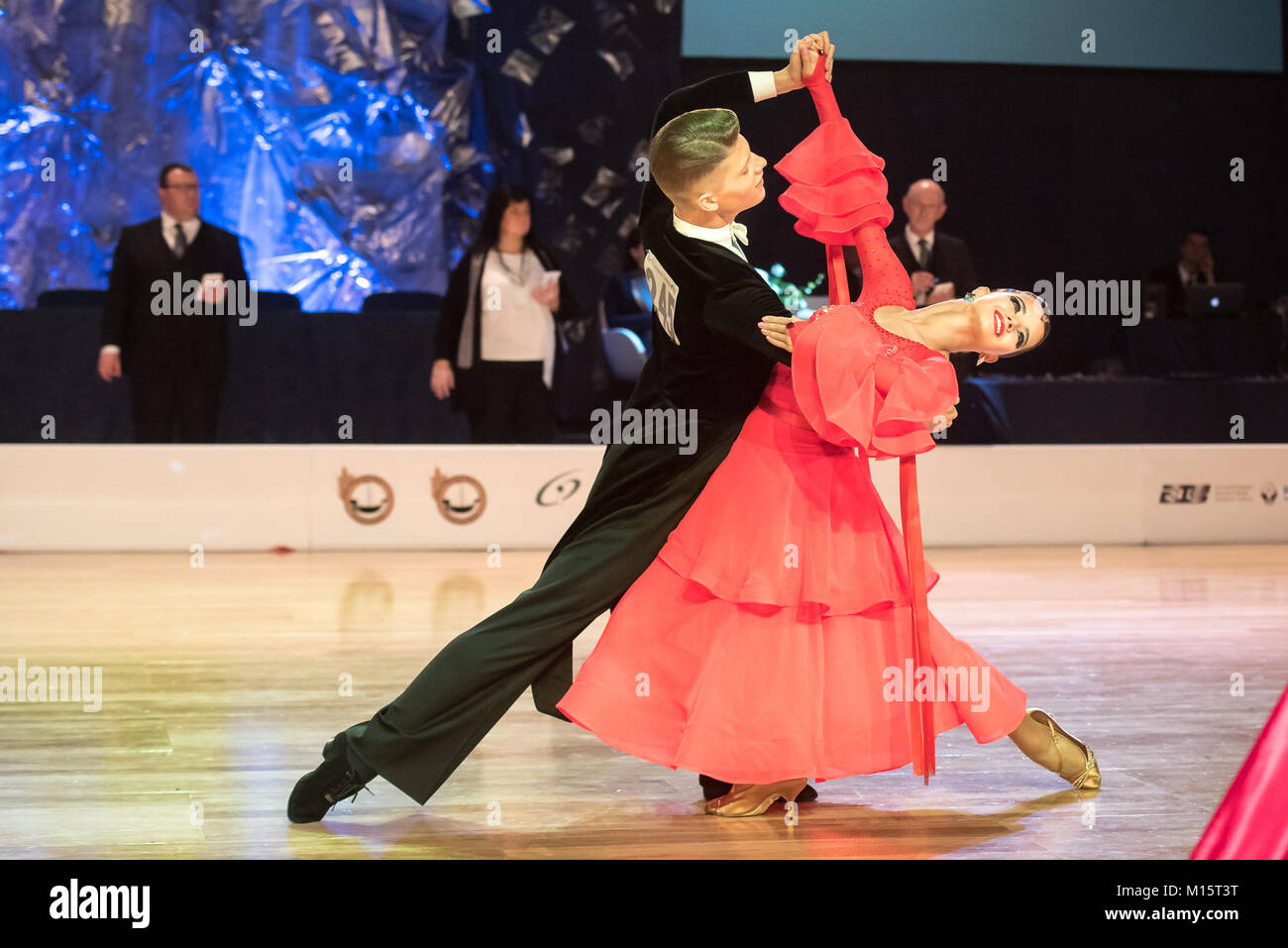 dancers dancing standard dance Stock Photo - Alamy
