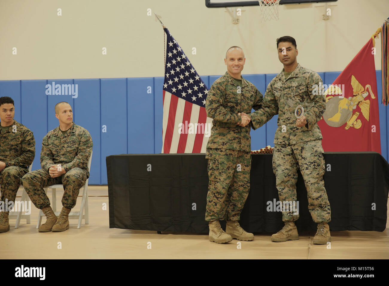 U s commanding officer colonel michael hi-res stock photography and ...