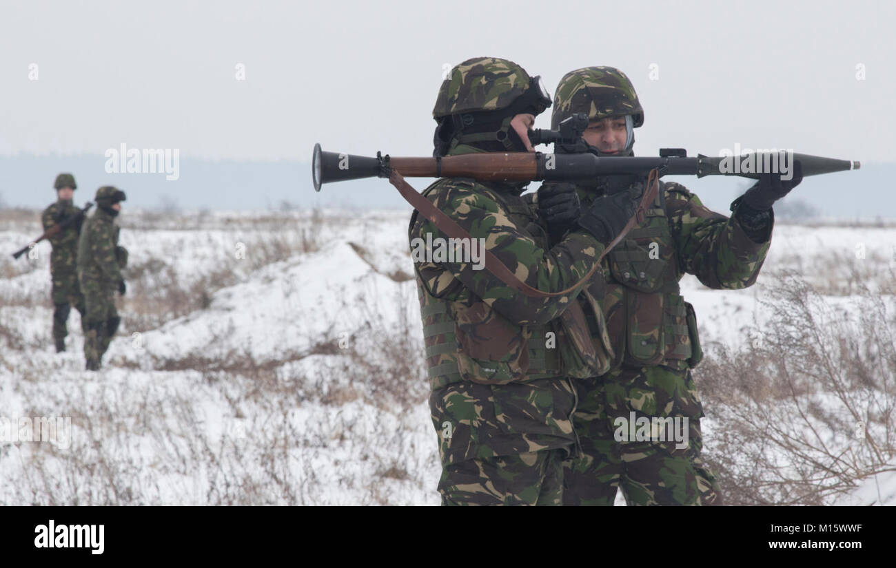 Romanian soldiers assigned to the Romanian Army Ground Base Air Defense ...