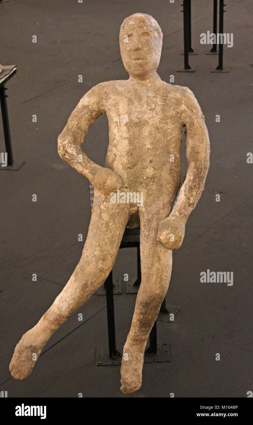 Preserved bodies from pompeii hi-res stock photography and images - Alamy