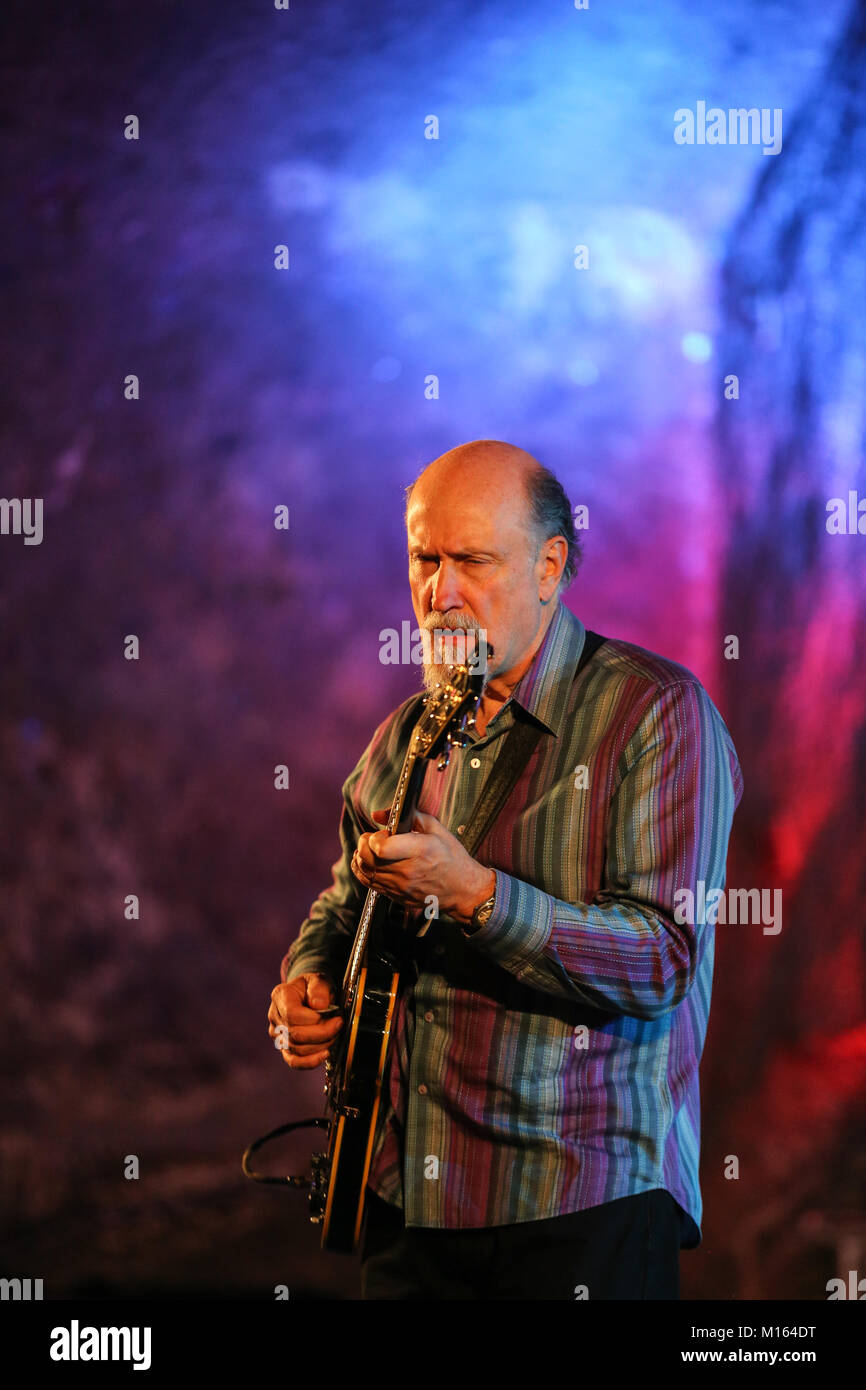John melody hi-res stock photography and images - Alamy