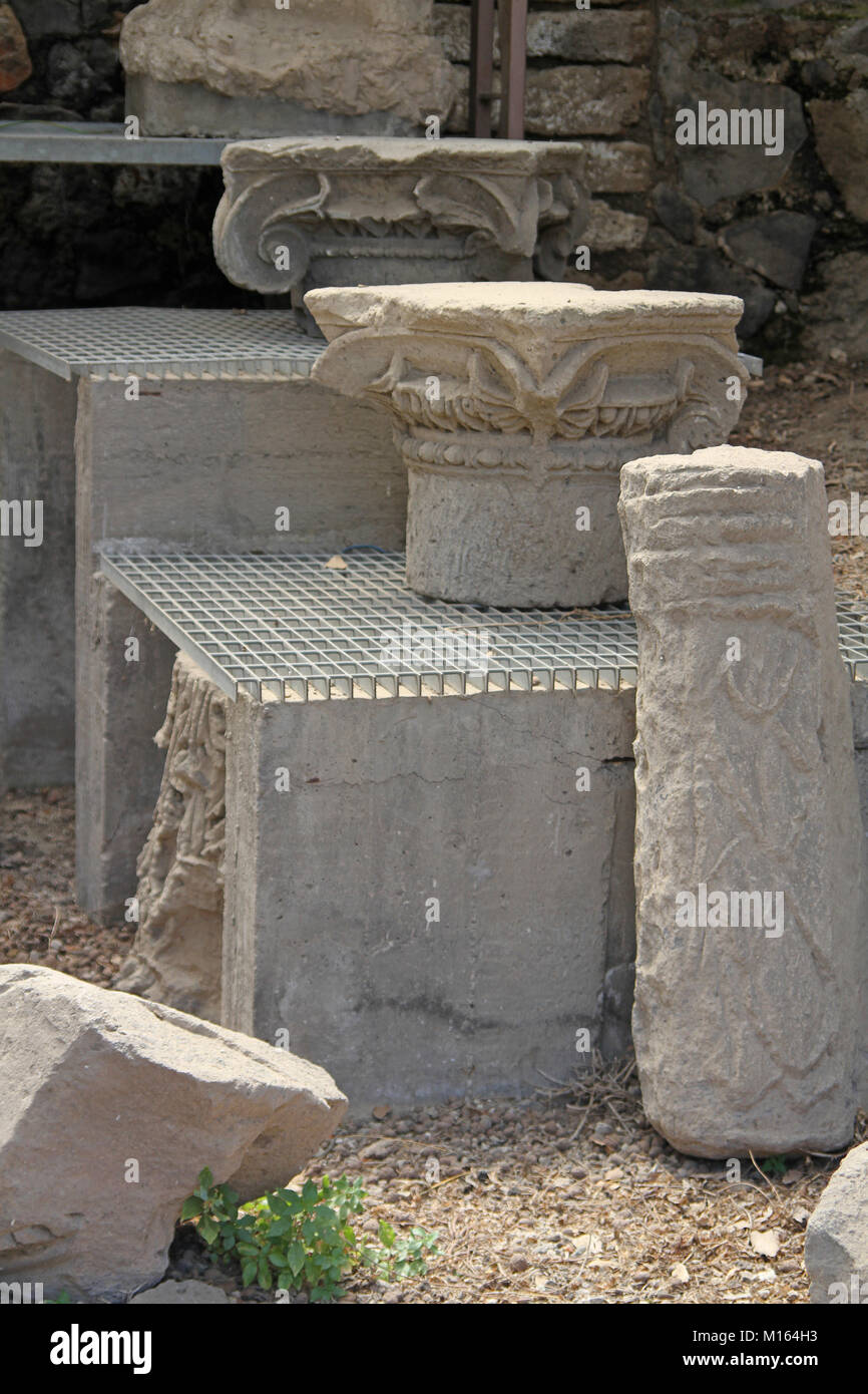 Ancient Roman Stone Table Stock Photos & Ancient Roman Stone Table ...