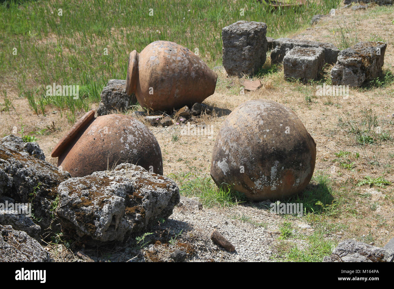 Dolia hi-res stock photography and images - Alamy