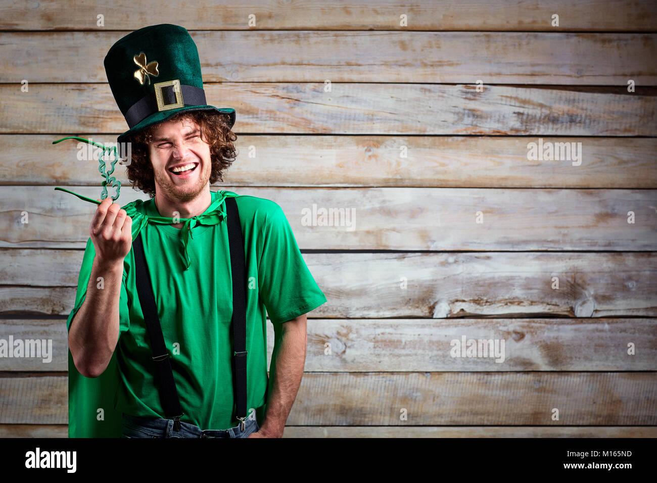 Man celebrating saint patricks hi-res stock photography and images - Alamy