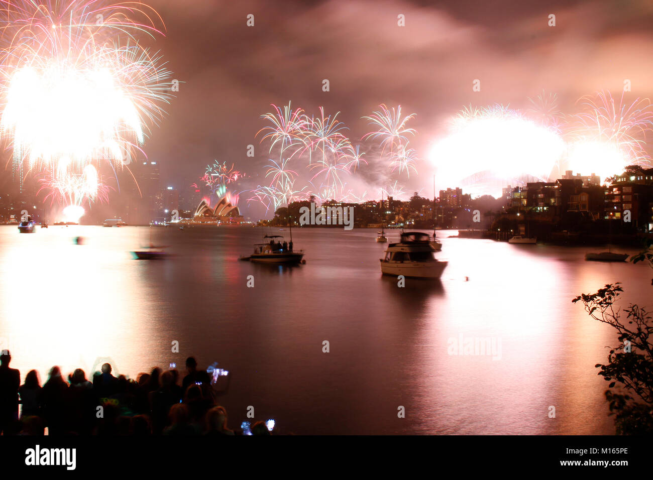 New Years Eve fireworks in Sydney: 8 tons of fireworks set the sky on ...