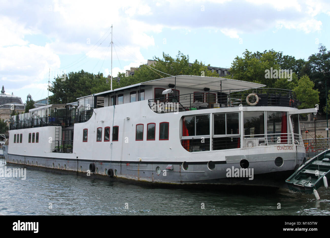 Ferry on seine river paris hi-res stock photography and images - Alamy
