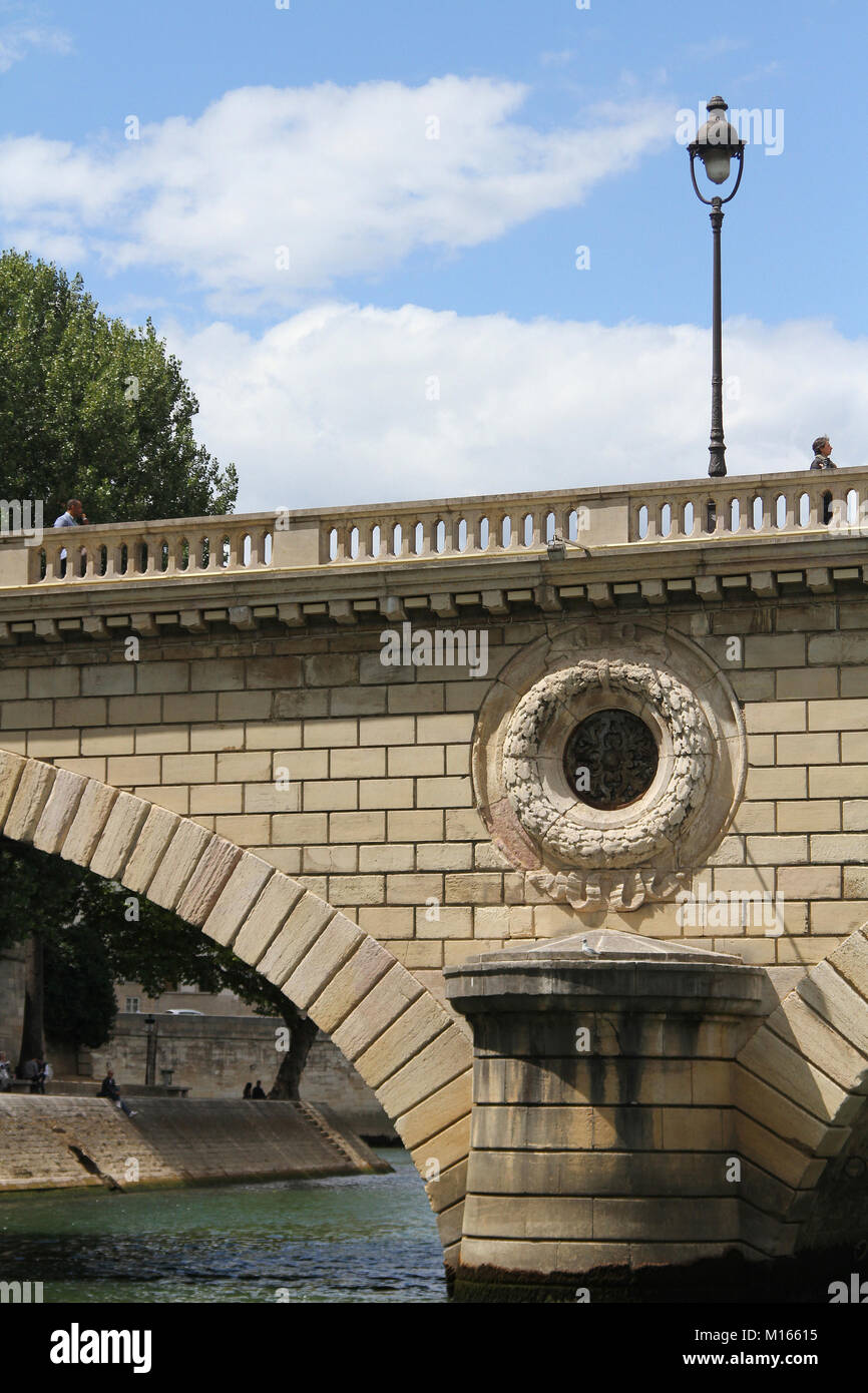 Close up of an arch and pier of bridge 11 (Pont Louis Philippe), Seine ...