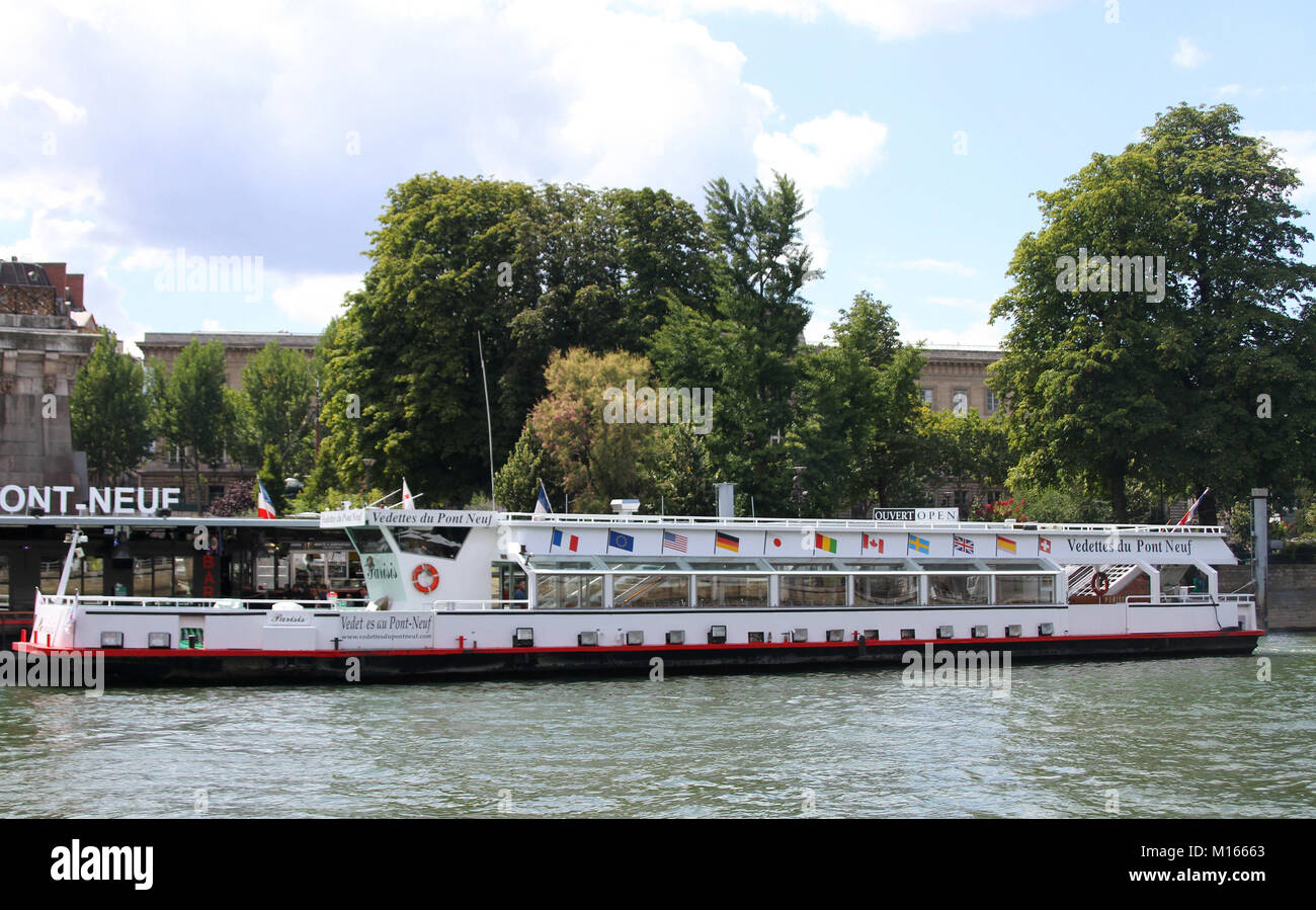 The Vedettes au Pont Neuf cruise boat on Seine River, Paris, France ...