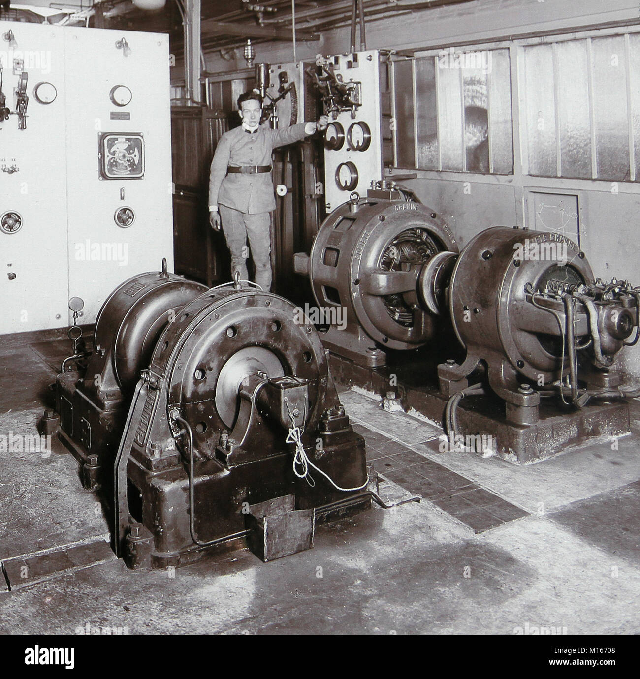 Telegraph station hi-res stock photography and images - Alamy