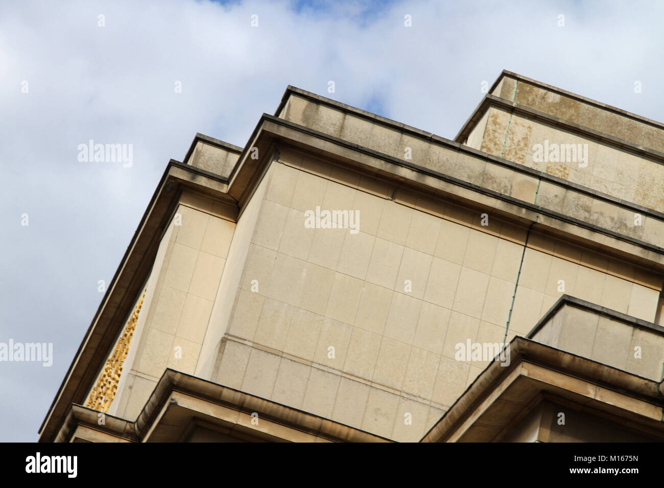 Paris corner building hi-res stock photography and images - Alamy