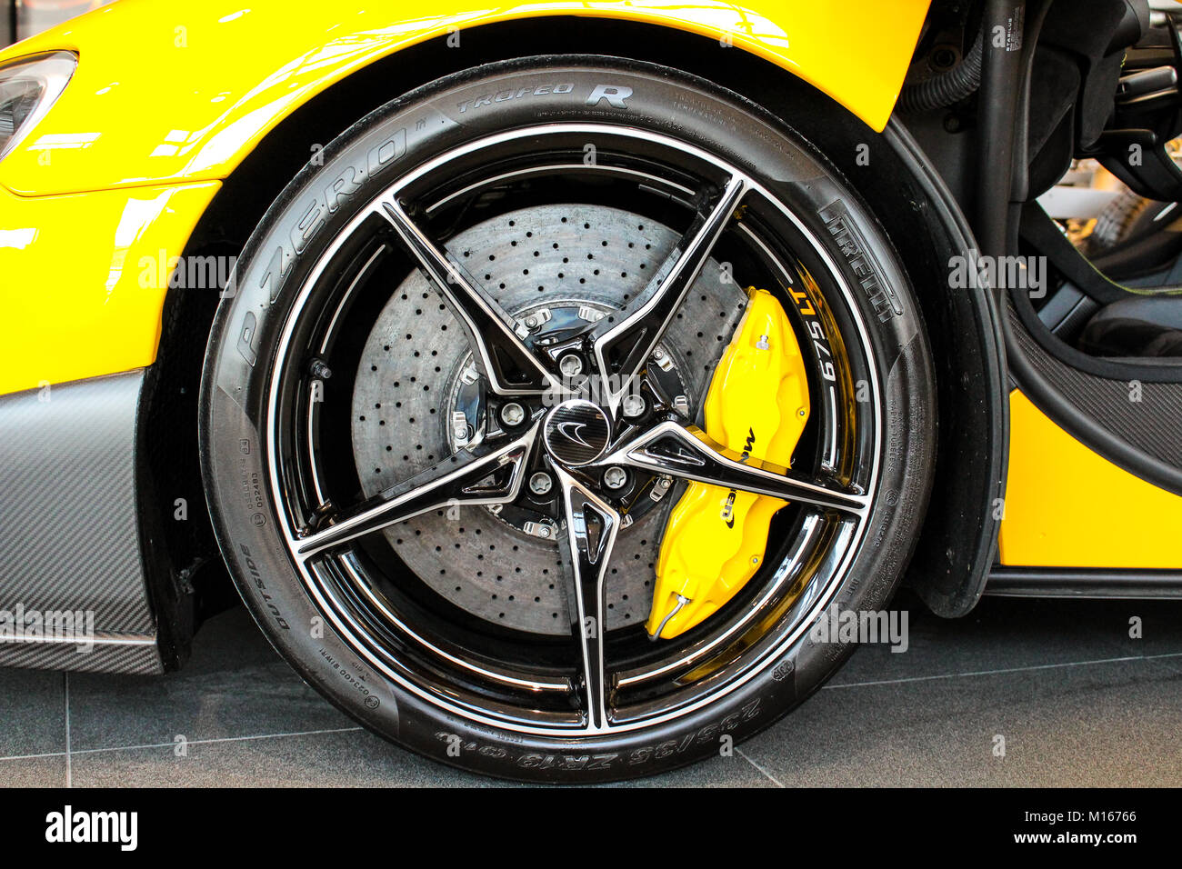 Mclaren 570s rim hi-res stock photography and images - Alamy