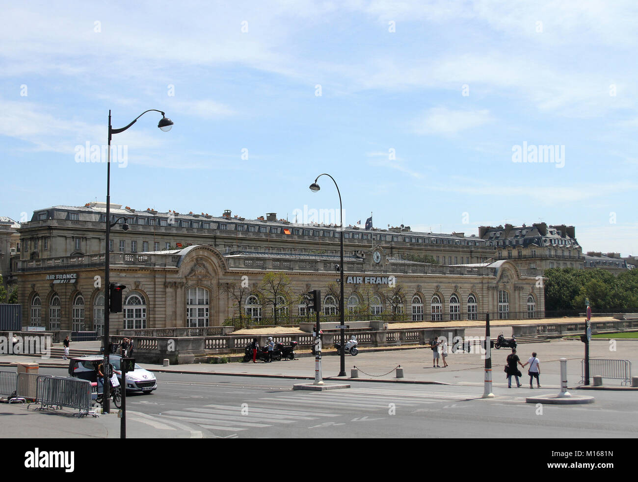 Air france office building paris hi-res stock photography and images ...