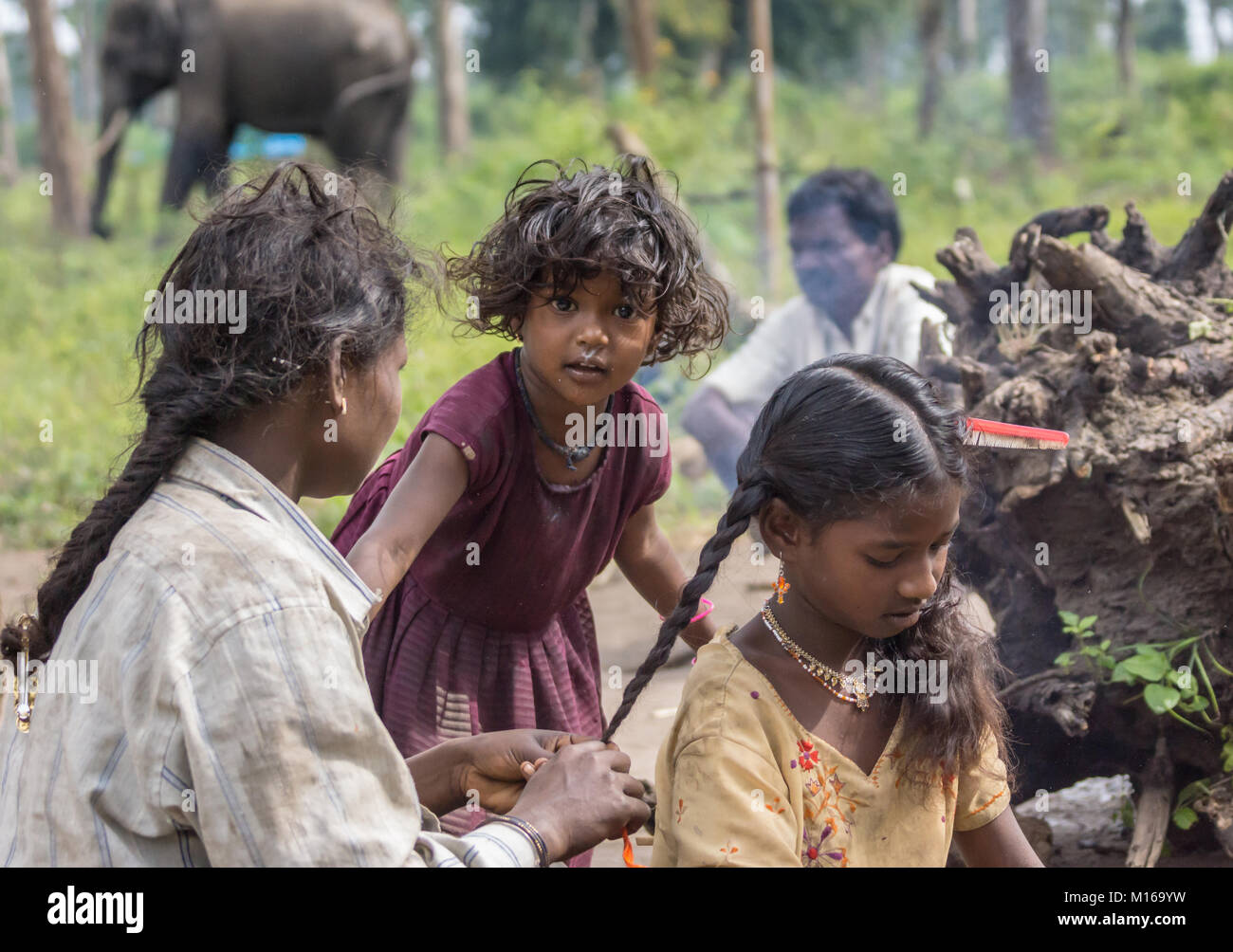 Tribal family hi-res stock photography and images - Alamy